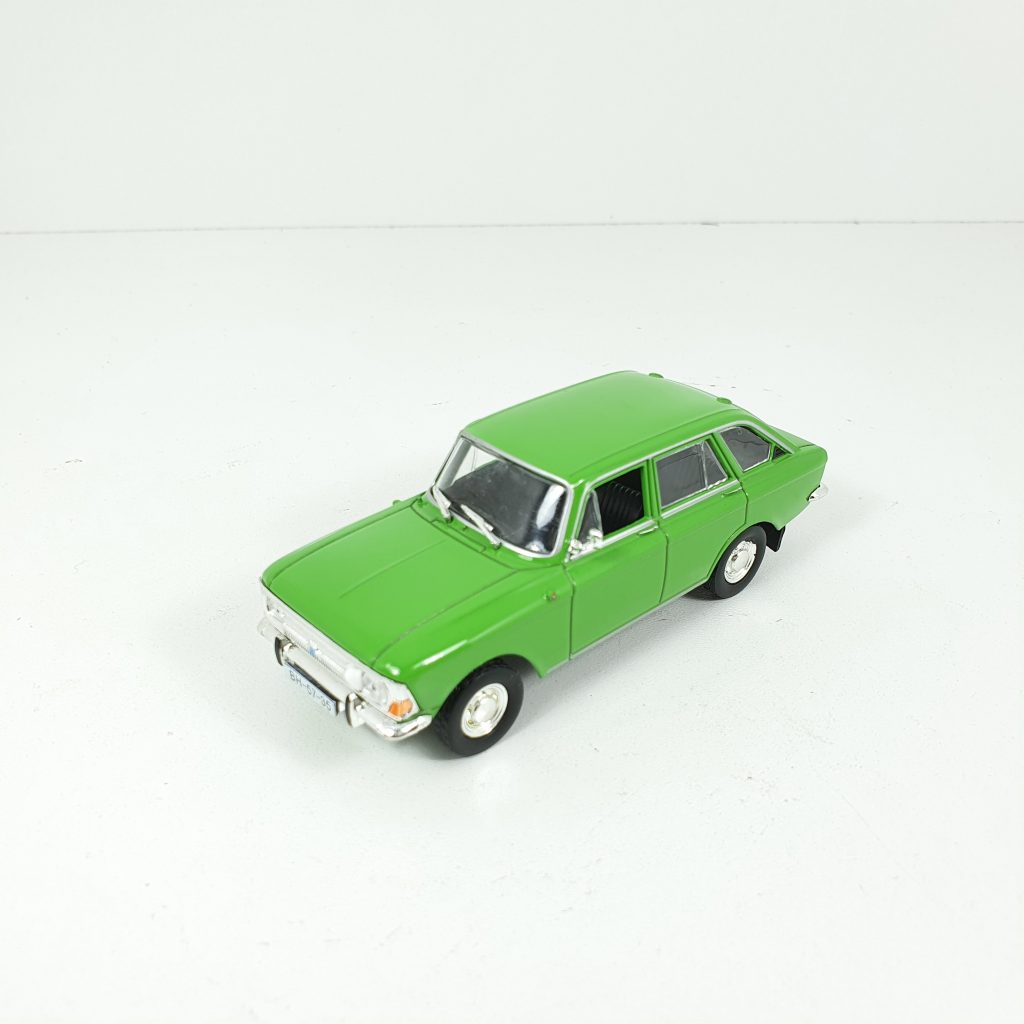 1/43 COCHE CAR IZ 2125 de 1973 VERDE - Miniaturas coleccion a escala