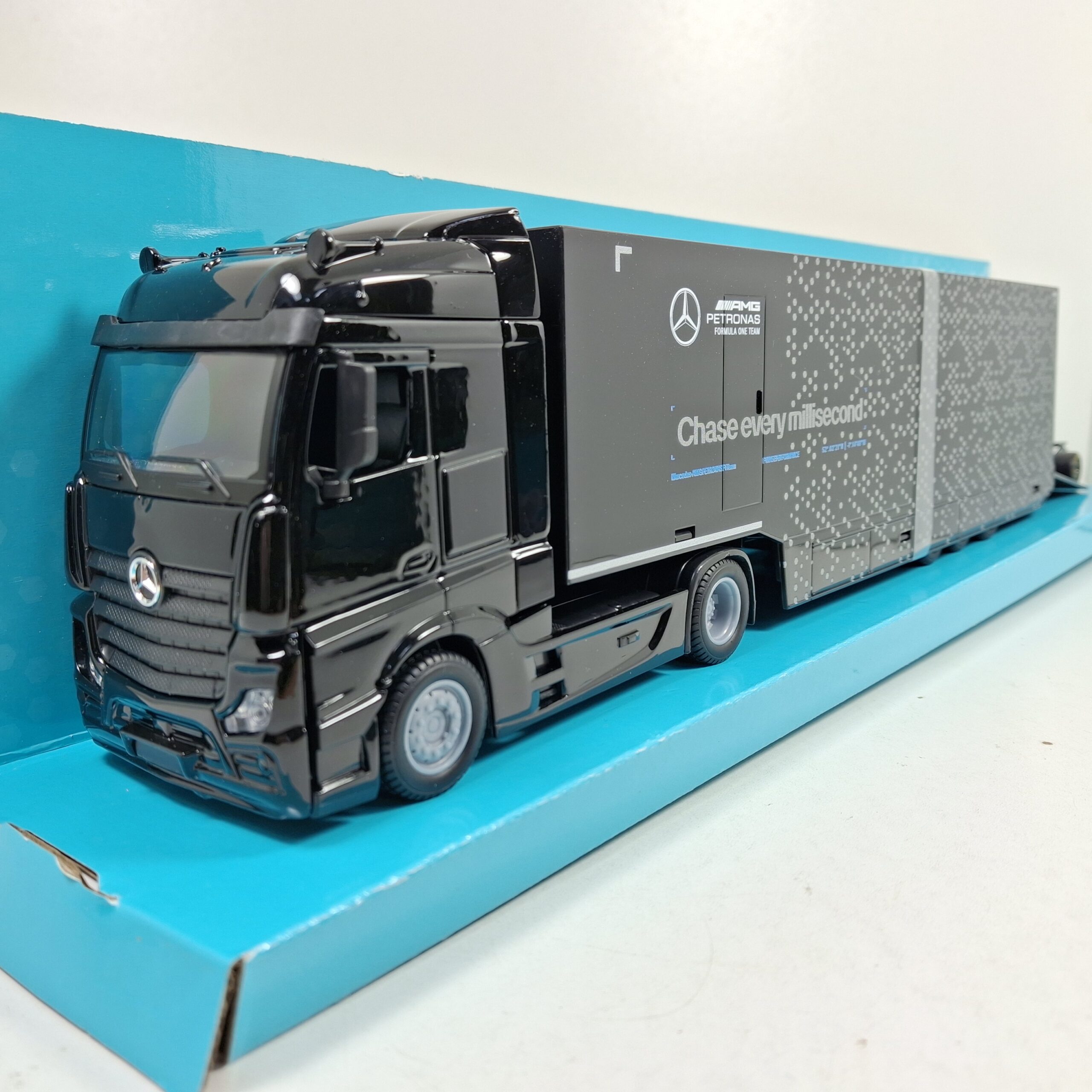 1/43 Mercedes Benz Actros 2 Gigaspace truck F1W15 Russell #63 AMG ...